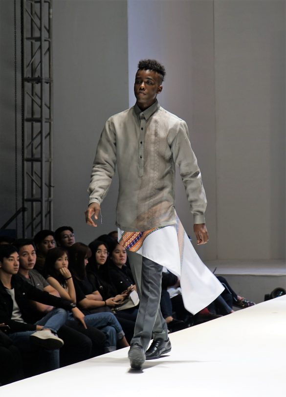 Trendy Barongs for Men at the Philippine Fashion Week Holiday 2019 ...