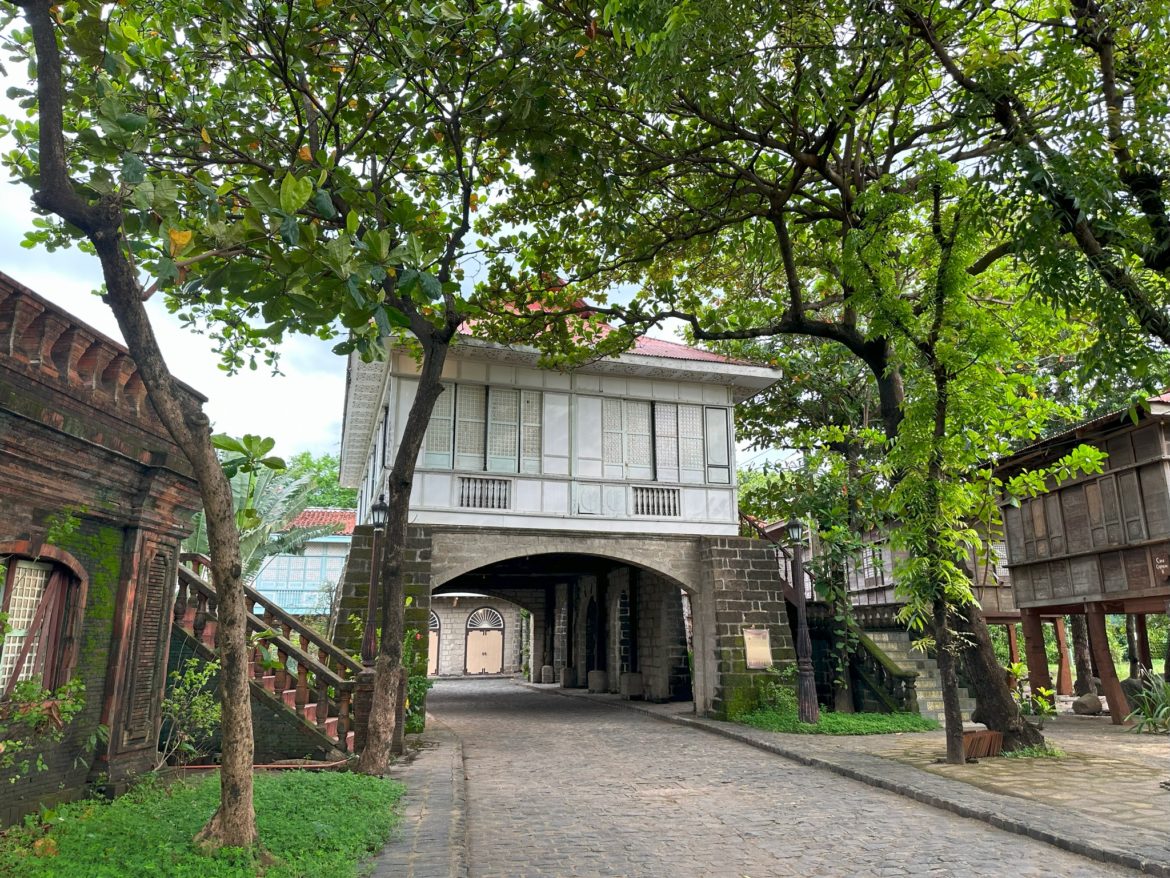 Experiencing Las Casas Filipinas de Acuzar - Pinoy Guy Guide